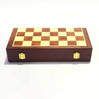 China Portable Foldable Chess Set with Customized Logo and Zinc-Alloy Material Chessboard for sale