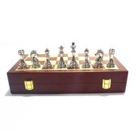 China Premium Portable Folding Metal Chess Set with Customized Logo and Zinc-Alloy Pieces for sale