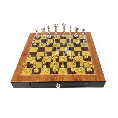 China Modern Style Wooden & Zinc-Alloy Chess Set with Customized Logo Chessboard for Chess Game for sale