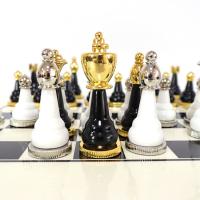 China Luxury Zinc Alloy Chess Set with Custom Size and Customized Logo for Chess Game for sale