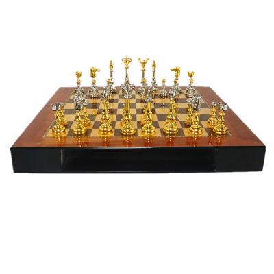 China Customizable Logo Metal Chess Set with Zinc-Alloy Pieces and 50*50*5.5cm Size Chess Board for sale