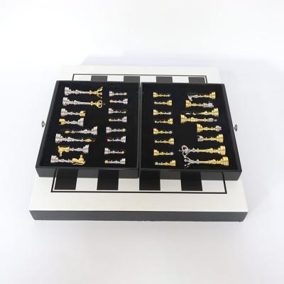 China Luxury Zinc Alloy Material Chess Set with 40*40*3.5cm Size and Customized Logo Chess Board for sale