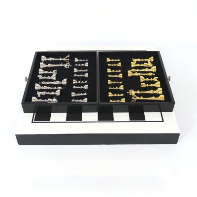 China Portable 40*40*3.5cm Zinc Alloy Metal Chessboard Chess Set for Travel and Home for sale