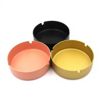 China Round Aluminum Alloy Metal Ashtray with Multi-Color Matte Finish and Side Notches for Home Bar Hotel for sale