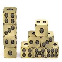 China Vintage Antique Finish Metal Dice with Embossed Skull Pattern and Heavy Weight for Tabletop Games for sale