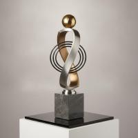 China Custom Engraving Metal Trophy with Polished Finish and High Durability for Awards and Recognition for sale