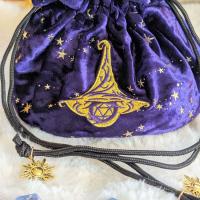 China Embroidered Logo Dice Bag with Customized Color Holds Up To 50 Standard Dice for Tabletop Games for sale