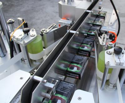 China Plastic Bottle Labeling Machine for sale