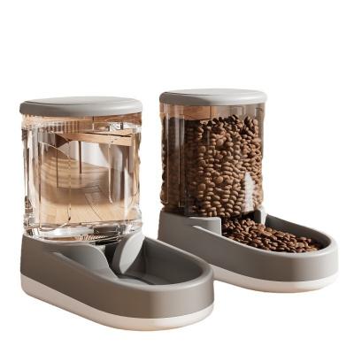 China Food Grade Silicone Automatic Water Dispenser Gravity Flow Design For Dogs And Cats for sale