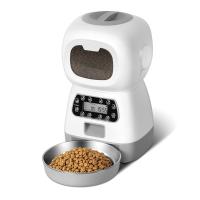 China Quiet Running Auto Cat Treat Dispenser 2.4G WiFi App Control with voice Recording for sale