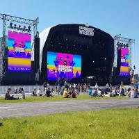 China High Resolution P3.91 Indoor Outdoor LED Video Wall for Waterproof Giant Event Stage Advertising for sale