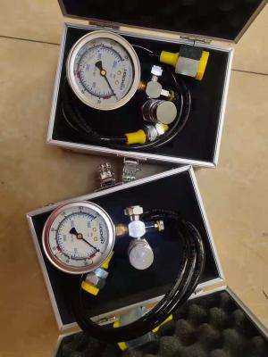 China Hydraulic Pressure Test Gauge Kit 3 Gauges Nitrogen Charging Meter for Excavator Breaker 10000 PSI for sale