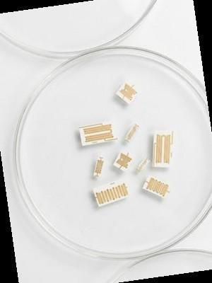 China TFBP11R9/3R8-12ID Thin Film Bandpass Filter 10-13.8 GHz RoHS Compliant Surface Mount for sale