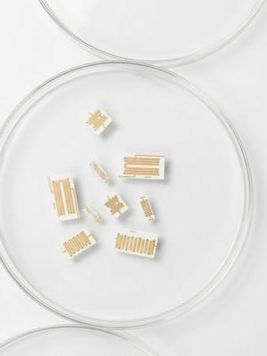 China TFBP20R05/4R1-7SA Thin Film Bandpass Filter 18-22.1 GHz RoHS Compliant Surface Mount for sale