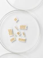 China TFBP30R3/8-8CP Thin Film Bandpass Filter 26.7-34.3 GHz RoHS Compliant Surface Mount for sale