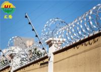 China Galvanized  Concertina Razor Barbed Wire Bto-22 960mm Diameter for sale