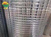 China Hot Dipped Galvanized 1.5x1.5Inch Welded Wire Mesh Rolls For Poultry Cages for sale