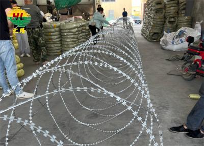 China 0.45mm Plate Hotdip Galvanized Border BTO-22 Concertina Razor Wire for sale