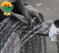 China BTO-18 Galvanized Steel Concertina Razor Wire Fence for  Defense and Border Security for sale
