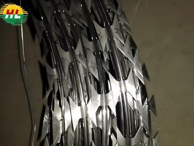 China Multi Material Razor Barbed Wire With 700 Coil Diameter And 2.0 Wire Diameter for sale