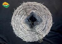 China Hot Dipped 12 Gauge Galvanized Iron Barbed Wire On Fence Top for sale