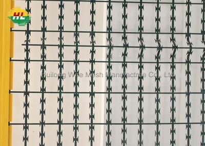 China 2.5mm Concertina Wire Fence Green PVC Coated with Rectangle Shape Hole for sale