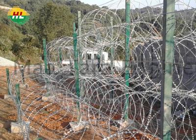 China Concertina Razor Wire Fence With 2.8mm BTO-22 Spray Powder Razor Blade for sale