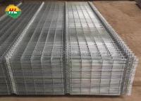 China Low Carbon Steel Welded Mesh Fence V curves easy installation for sale