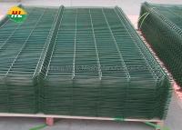 China Powder Coated Welded Mesh Fence Curved 3D V Bend For Garden for sale