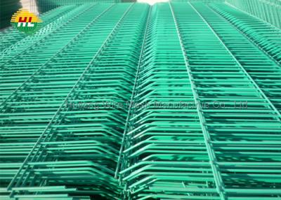 China 3000mm 3D Welded Wire Mesh Fence Swallow Post For Greenhouse Plant for sale