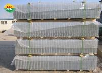China Powder Coated Welded Mesh Fence Curved 3D V Bend For Garden for sale