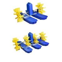 China 4 Impellers Fish Farm Aerator 380V SS304 Motor Paddle Wheel Aerator HDPE Float for sale