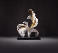 China Abstract Resin Art Sculpture White Devil'S Advocate Sculpture Tone Aureate for sale