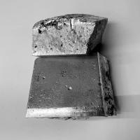 China Ingot Shape Aluminium Master Alloying Material for Zn Alloys ZnLa ZnY ZnLa ZnMn ZnLi Alloys for sale