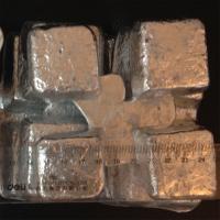 China AlV 5-85% Alloy Vanadium-Aluminium Master Alloy / Aluminum Based Master Alloy for sale