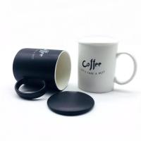 China Customizable 300ml 10oz Ceramic Coffee Mug with Lid Stoneware Handmade Easy Grasp Handle for sale
