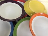 China FDA Standard 12 Inch Round Dinner Plate Ceramic With Colored Glaze for sale
