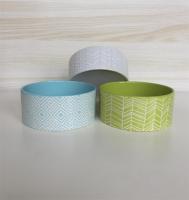 China 5.4 Inch Embossing Ceramic Pet Food Bowl Colorful Printing Durable 13.7cm for sale