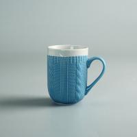 China 9oz two-tone cable knit design embossed ceramic coffee mug for sale