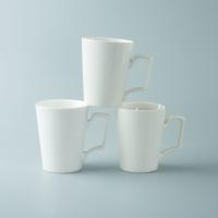 China Large Capacity 575ml Plain Ceramic Coffee Mugs , 20 Oz White Coffee Mugs for sale