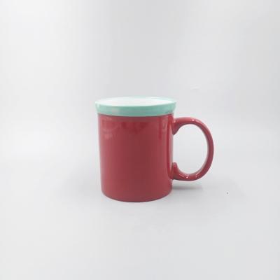 China Red Glaze Enamel Large Beer Mug 19oz Hand Painted Green Edge Ceramic Cup for sale