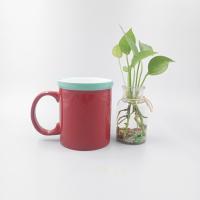 China Red Glaze Enamel Large Beer Mug 19oz Hand Painted Green Edge Ceramic Cup for sale