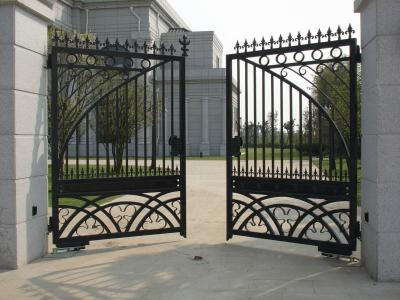China Anti Rust Metal Panel Waterproof Wrought Iron Fence Gate for sale