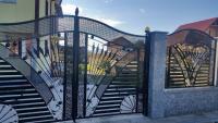 China Rot Proof Metal Wrought Iron Railing Black Powder Coated With Galvanized for sale
