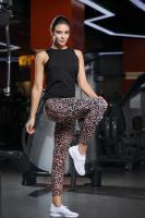 China Luxury Leopard Printed Compression Leggings Enhanced Blood Flow Muscle Support for sale