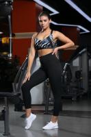 China Capri Leggings 4-Way Stretch No See Through Chafe Free Design for sale