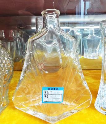 China Empty Transparent 500ml 700ml 750ml XO Brandy Glass Bottles Acceptable Customer's Logo for sale