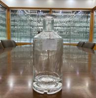 China 750ml Super Flint Jersey Glass Liquor Bottle with Cork Eco-friendly and Customizable for sale