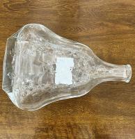 China Carved Glass XO Bottle 700ml Glass Bottle Vodka Brandy Whiskey Decanter with Stopper for sale