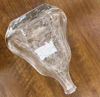 China Carved Glass XO Bottle 700ml Glass Bottle Vodka Brandy Whiskey Decanter with Stopper for sale
